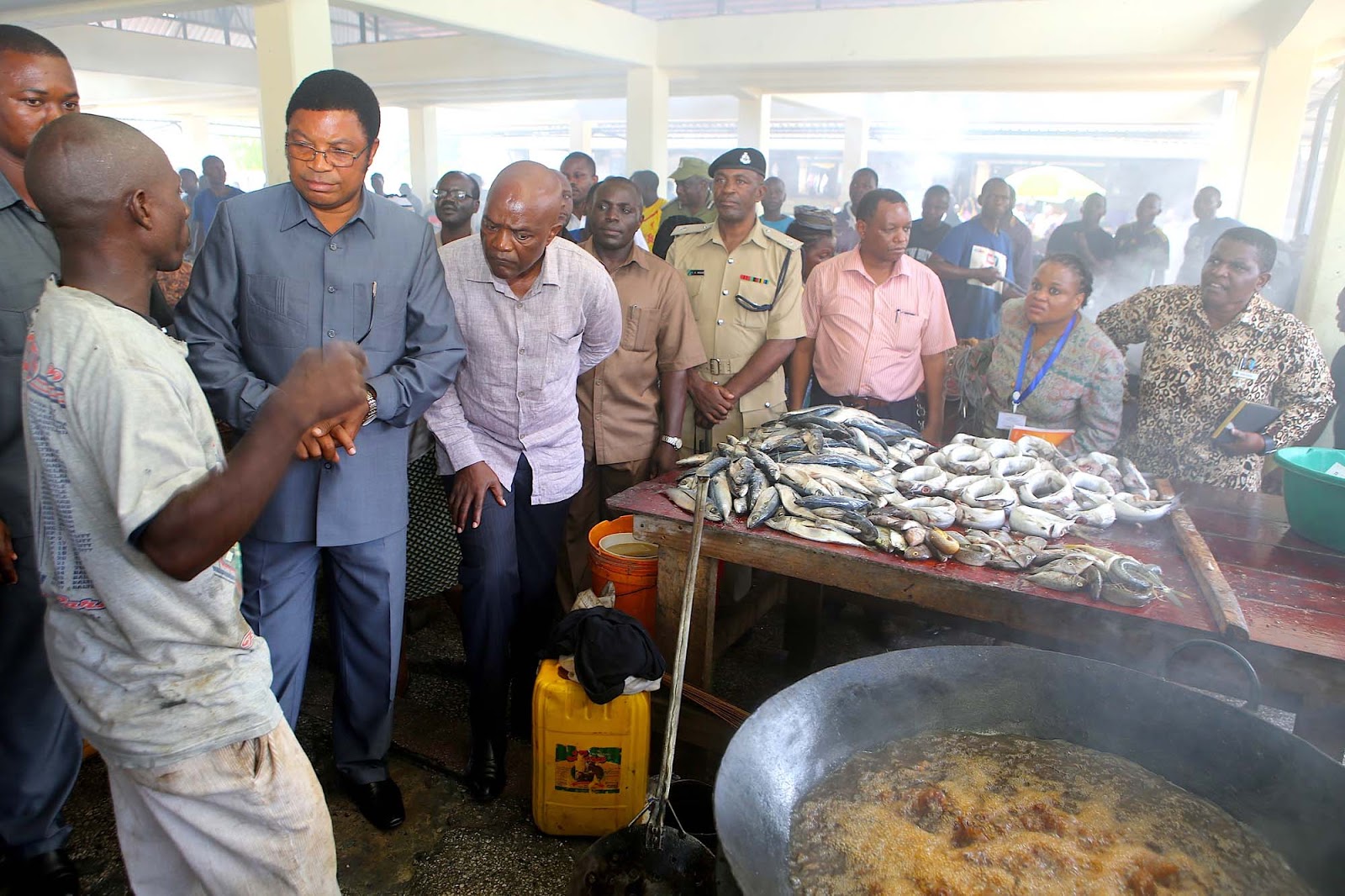 WAZIRI MKUU MAJALIWA ATEMBELEA SOKO LA KIMATAIFA LA SAMAKI FERI ...