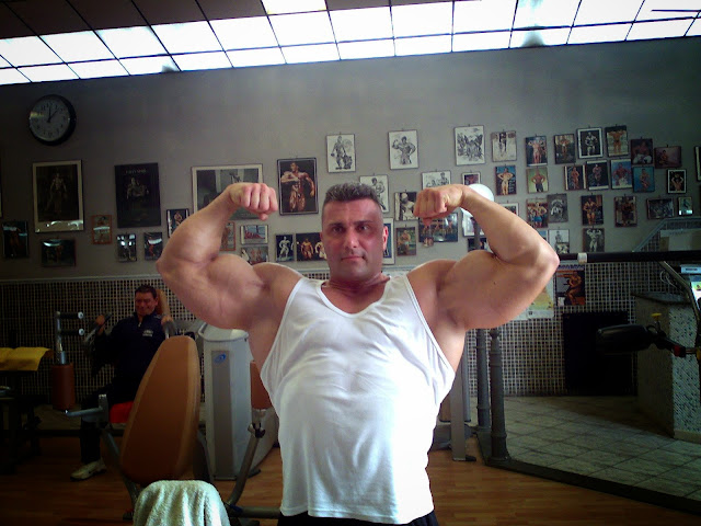 Muscle Lover: Big guns (2)