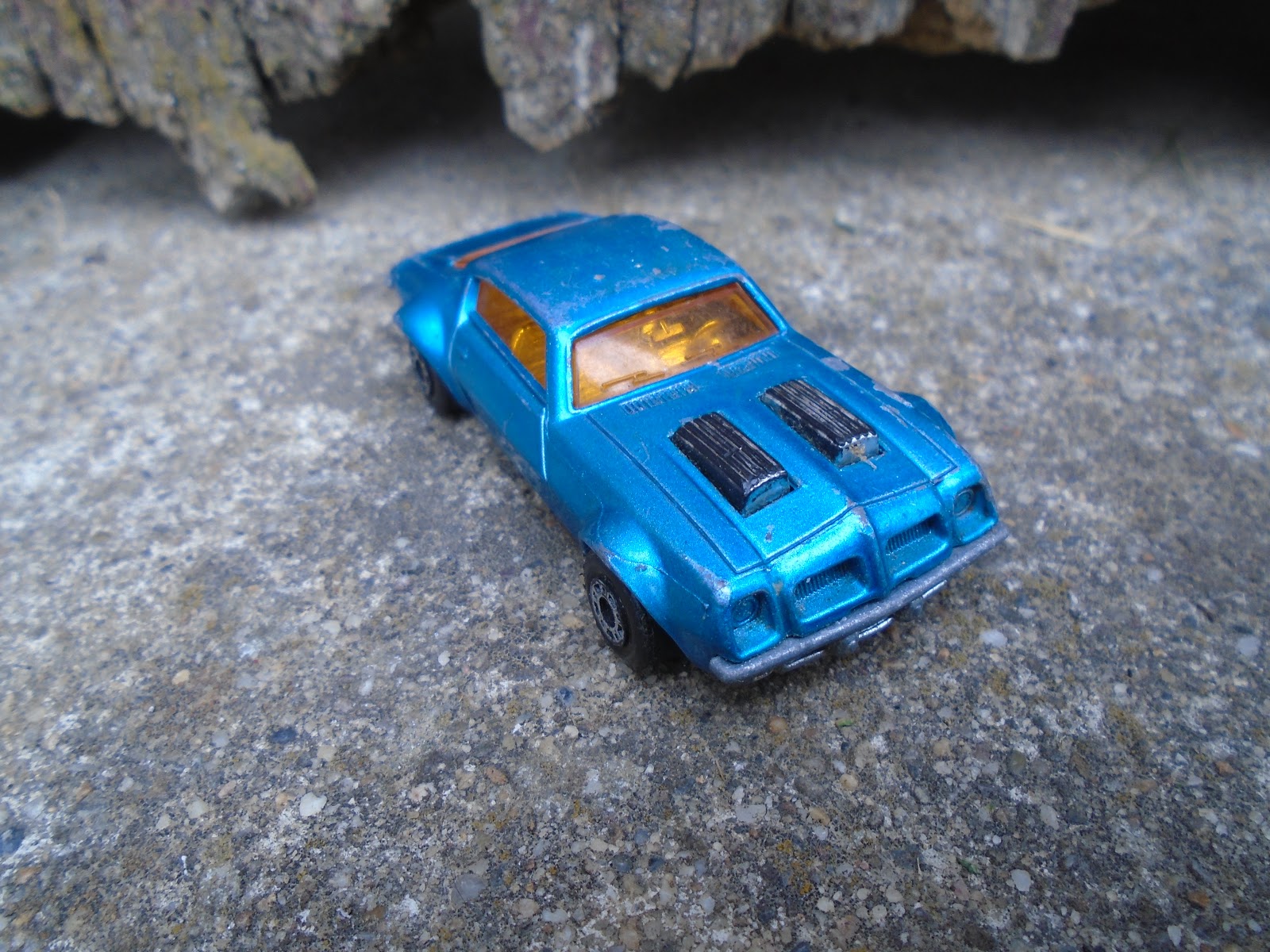 Hot rod models: Pontiac Firebird - Matchbox Superfeast - 1/63 scale