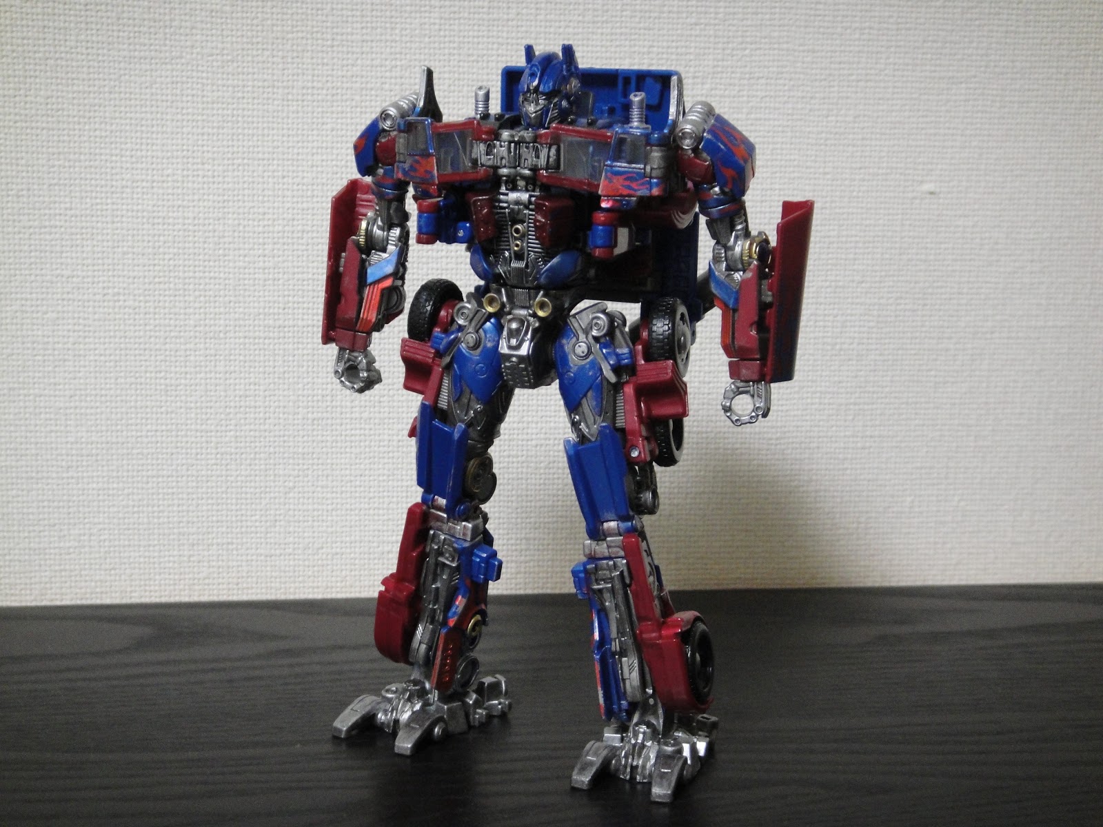 オプティマス・プライム （スタジオシリーズ）リペイント Optimus Prime Transformers Studio Series ...