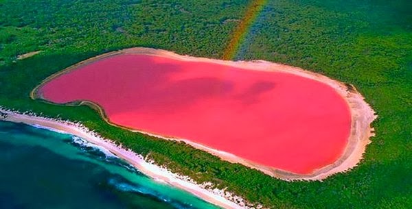Soul Travel: Lake Hillier, Middle Island, Recherche Archipelago, Australia.