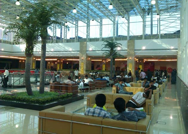 .: Indias largest shopping mall in Kochi, Kerala
