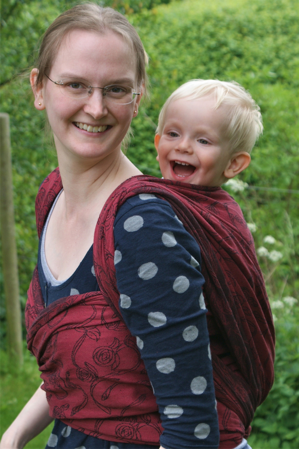 Slinging Joey: Tutorial: Back Wrap Cross Carry with Sweetheart Neckline