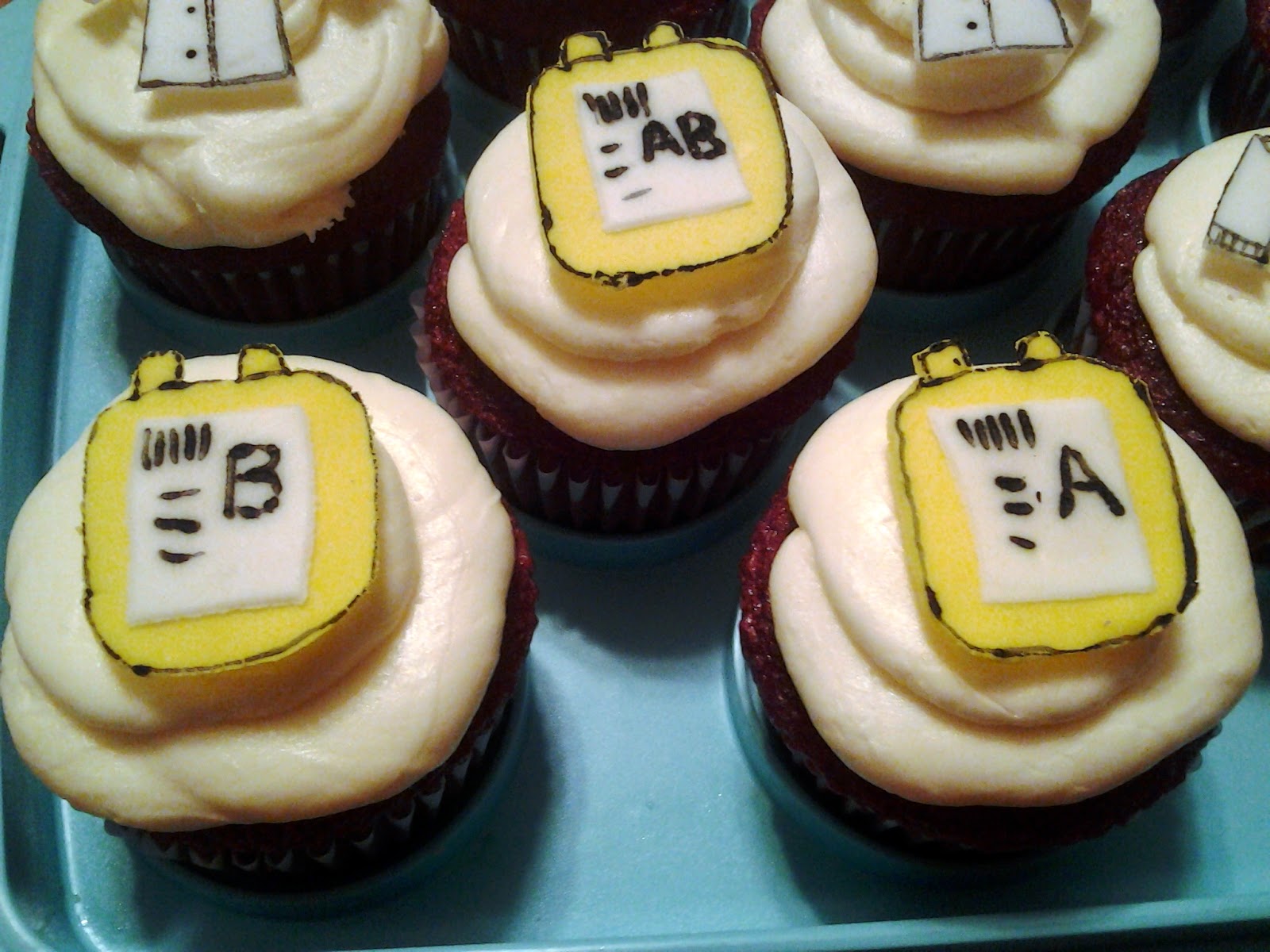 The Many Adventures of a Sunflour Cake Mom: Lab Week - We ROCK!