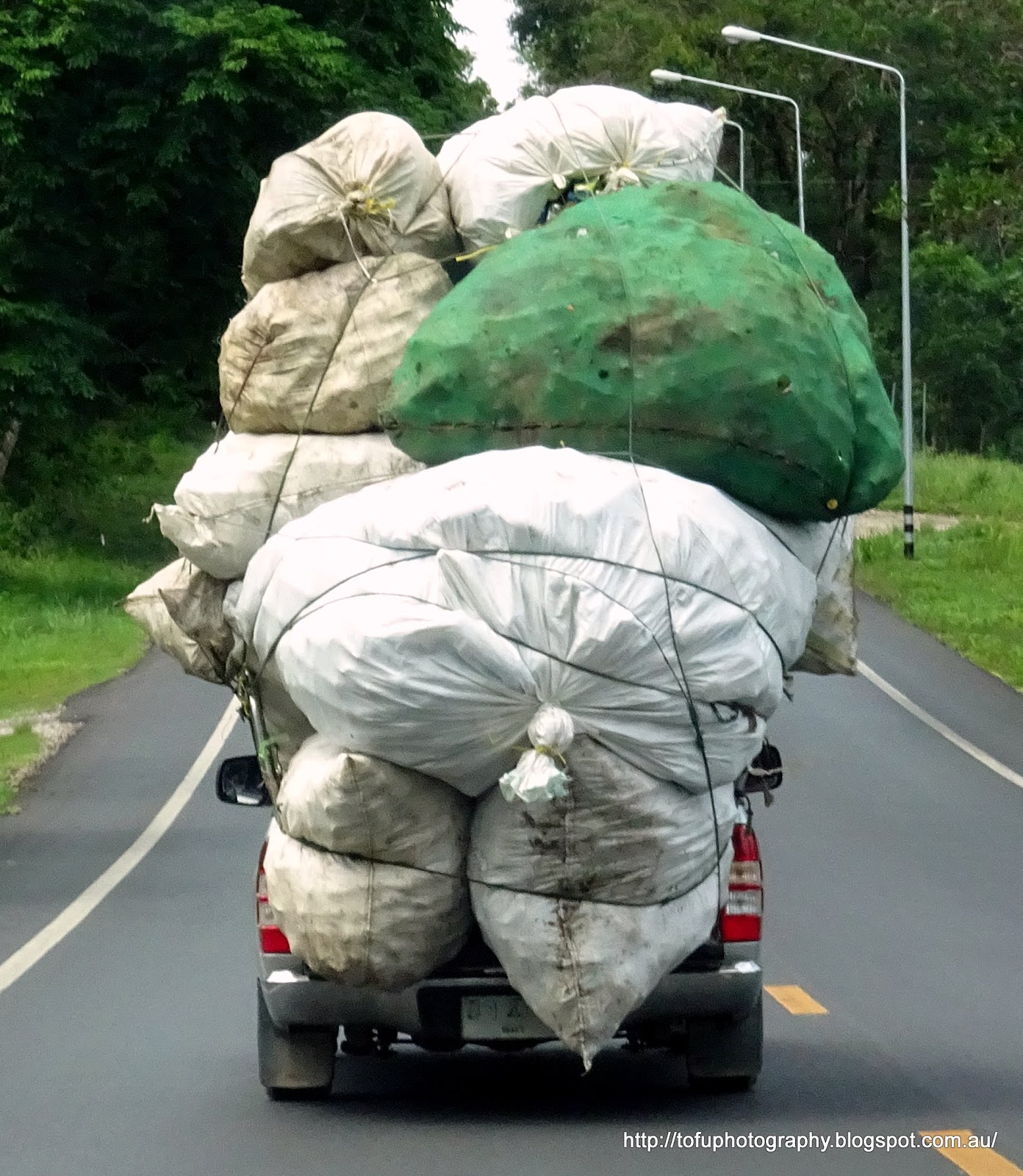 Tofu Photography: An overloaded ute on the road to Ao Nang, Thailand