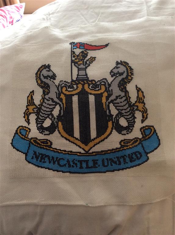 EASY PATTERNS: Newcastle United FC cross-stitch pattern