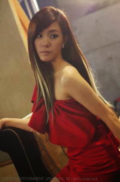 TIFFANY DE SNSD MUESTRA HERMOSAS FOTOS CON SU BEBE