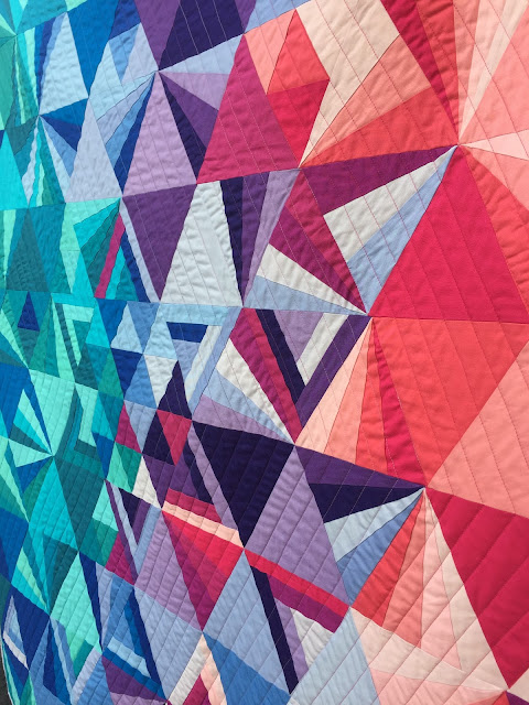 A Blue Sky Kind of Life: Tessellation quilt: A finish!