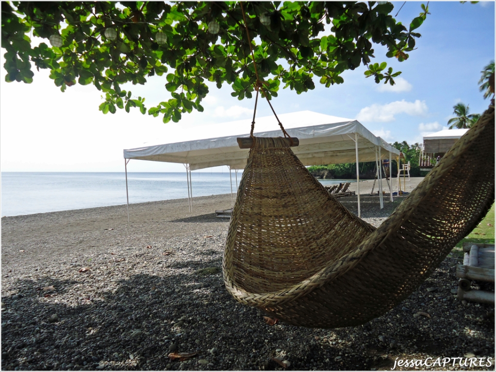 the traveller & her thoughts: KUTING REEF beach resort