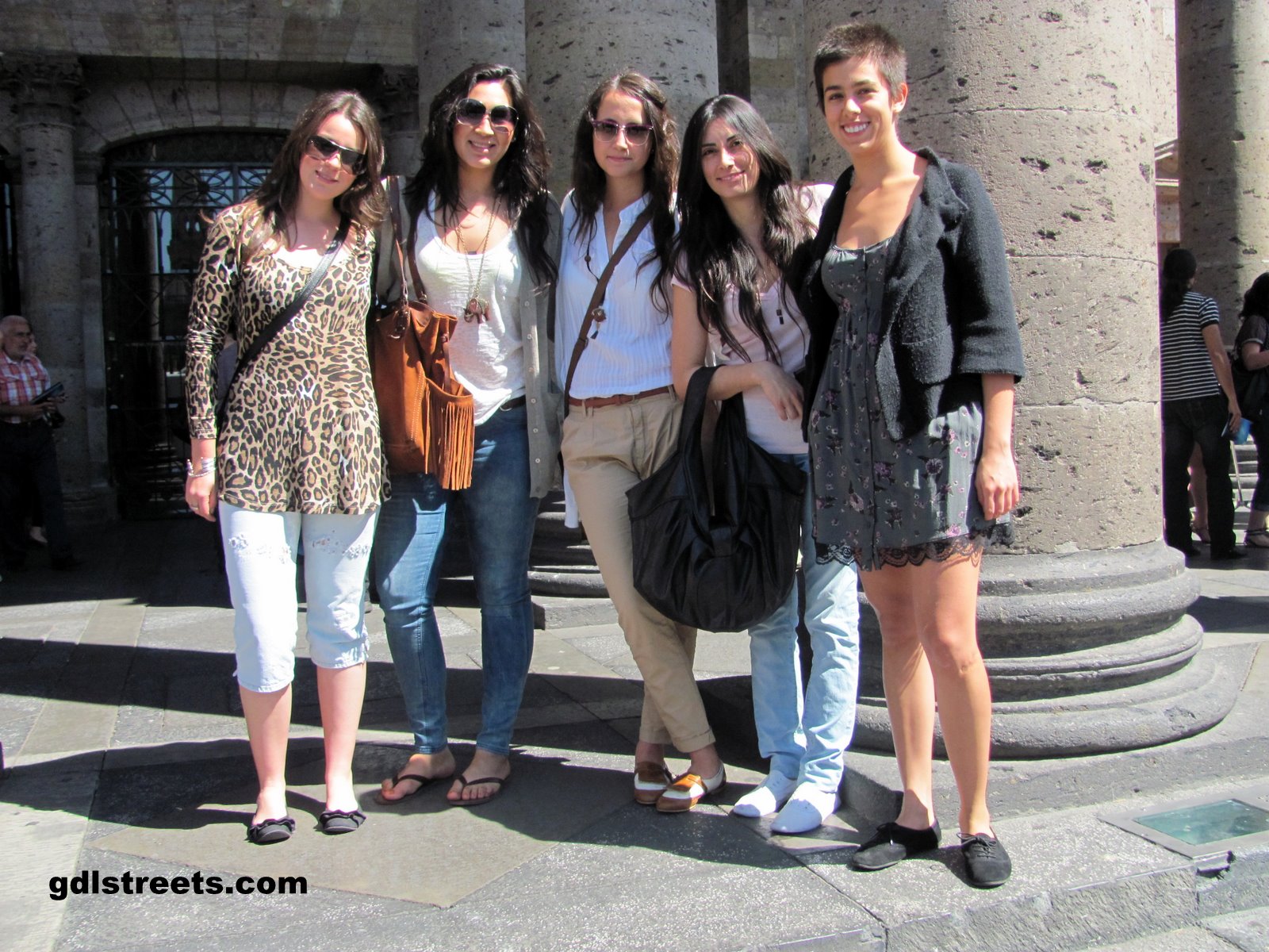 Fashion styles around "Teatro Degollado"