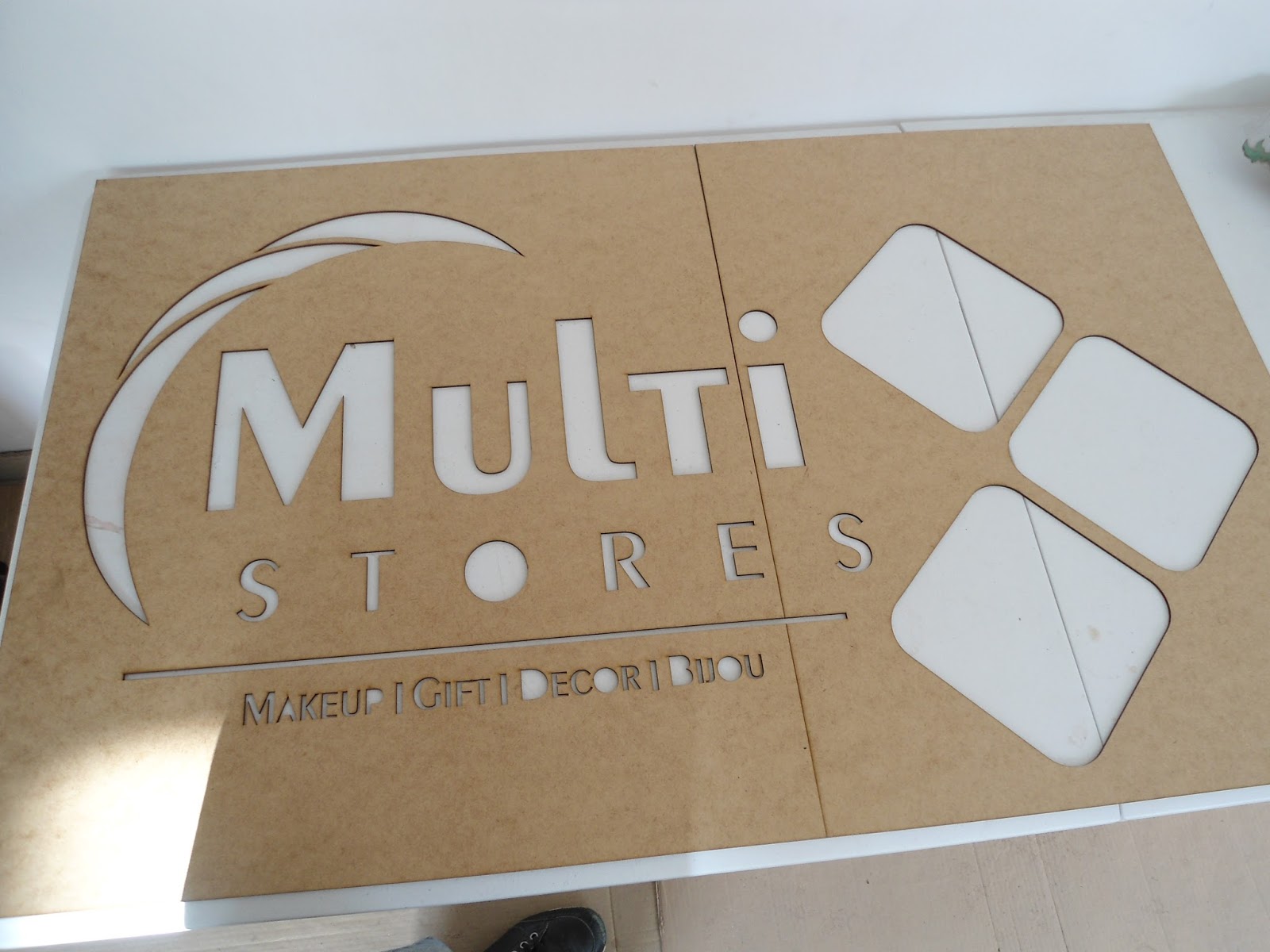 LOGOMARCAS DE EMPRESAS EM MDF - LETRAS , LOGOTIPOS E FRASES EM RELEVO