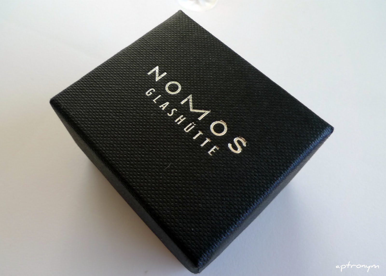 THE SYDNEY TARTS: A wearable sundial from Nomos Glashütte