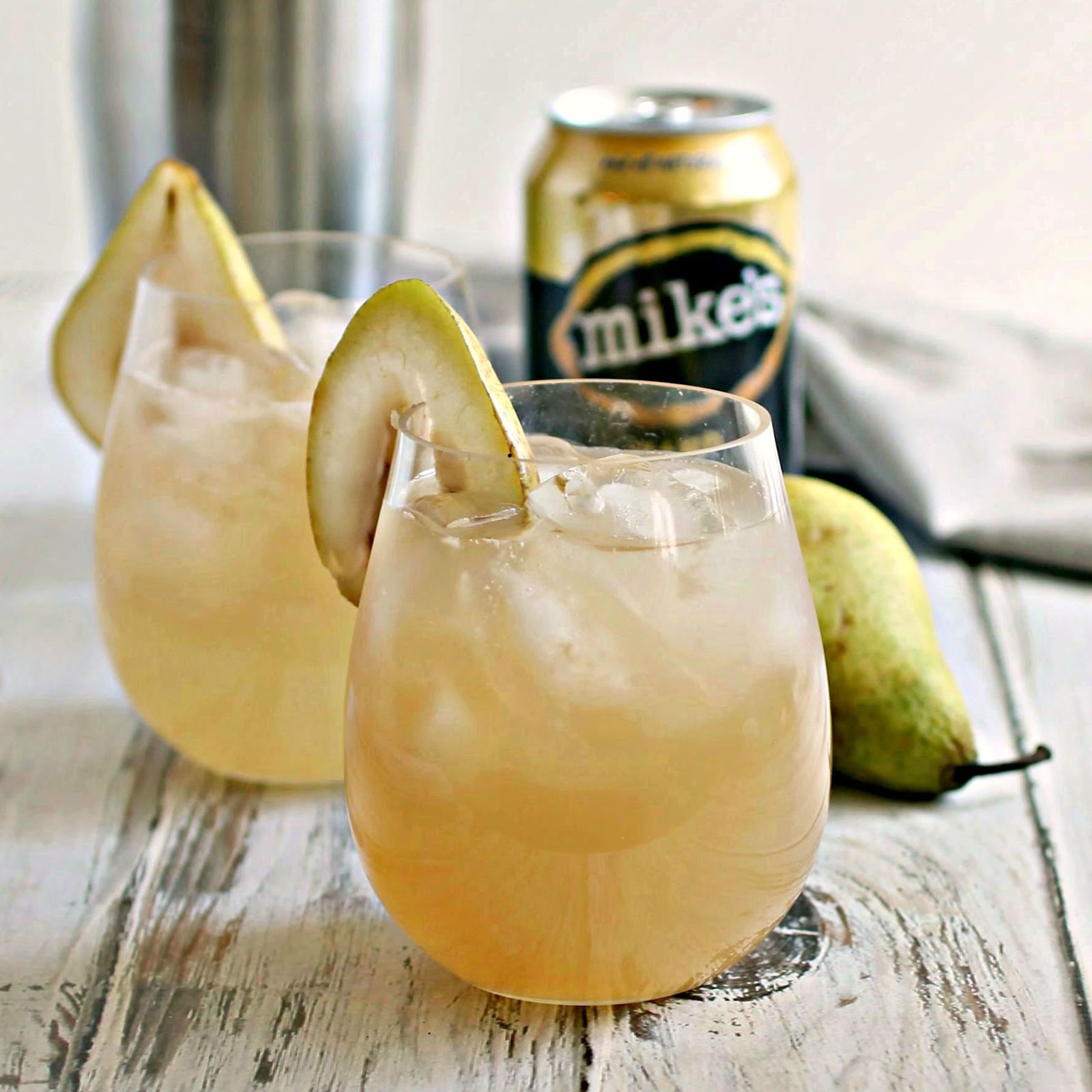 Hungry Couple: Bourbon Pear Lemonade