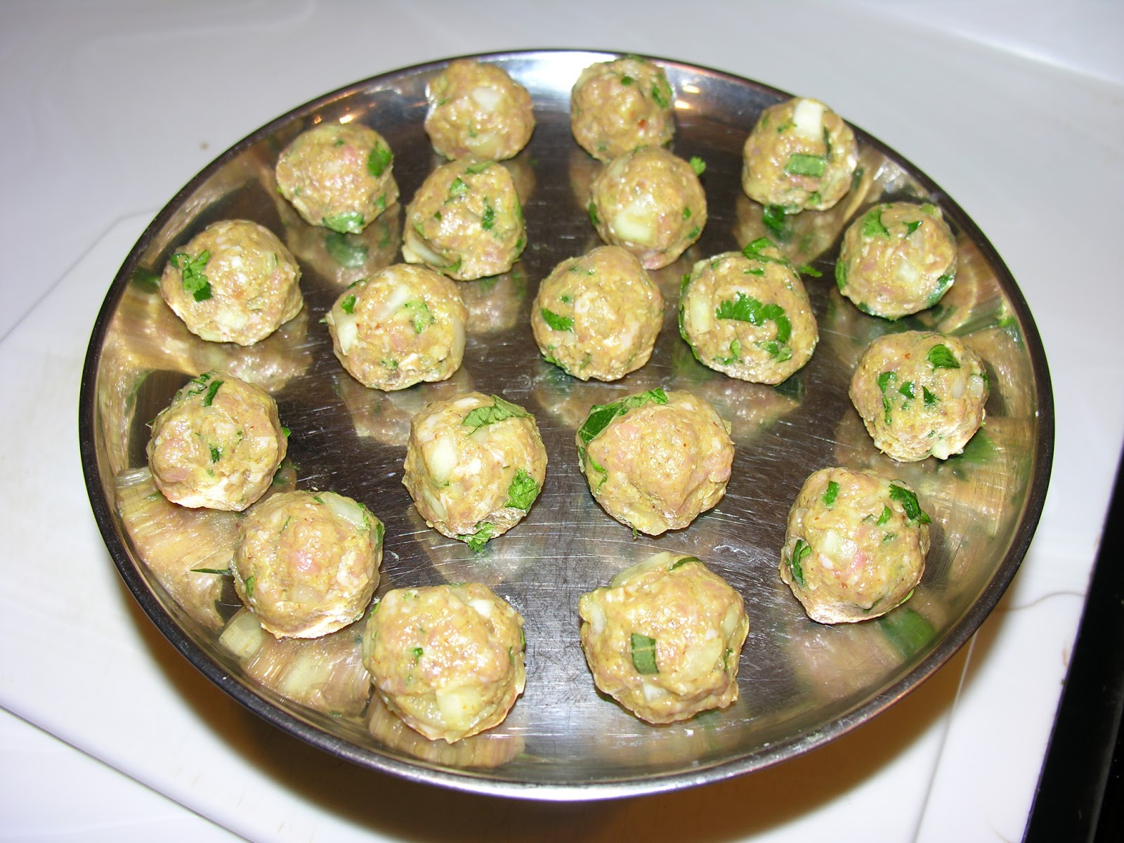 ShaRach cooking: Spicy Meatballs (Kola Urundai)