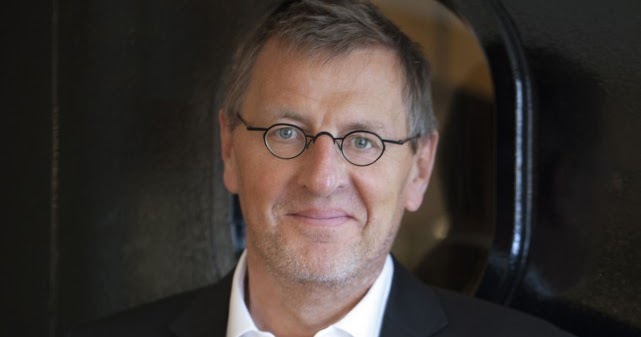 Grégoire DELACOURT (né en 1960) (37 citations).