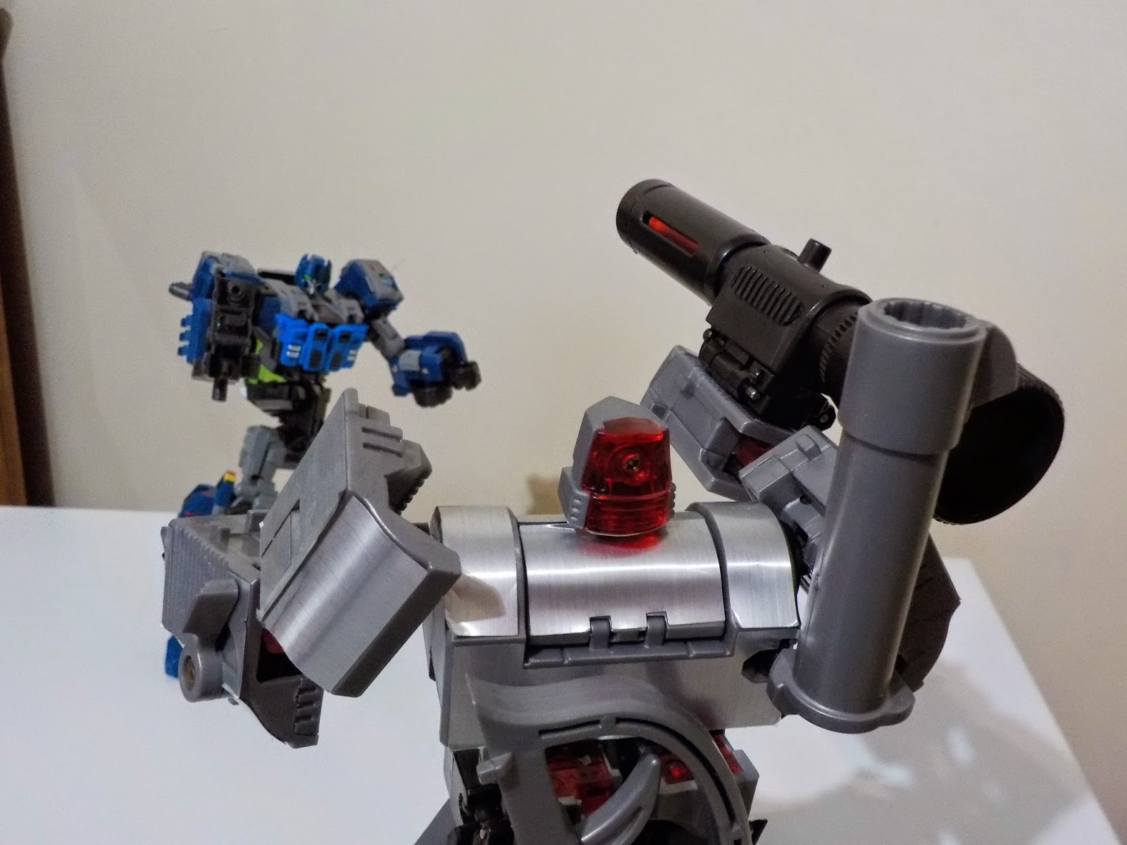 Osh's Space Odyssey: Adventures in Sci-Fi Geekery: Fansproject Warbot ...