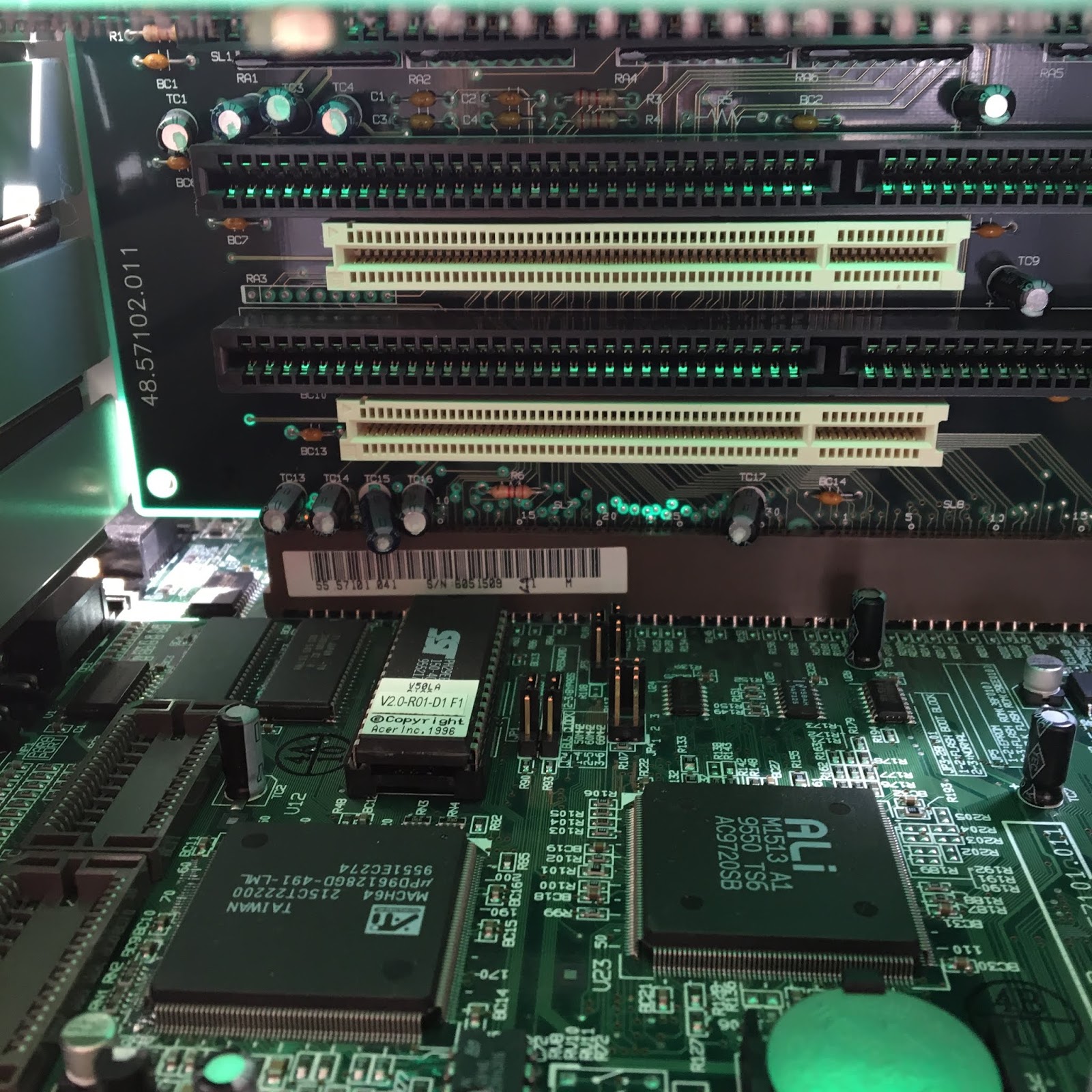 Retro PC Windows 95 PC Fujitsu was played2019 Play with a Windows 95 ...