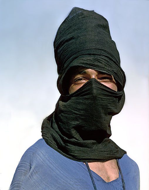 Fascinating Humanity: Unique Veil Culture in Saharan Tuareg Society
