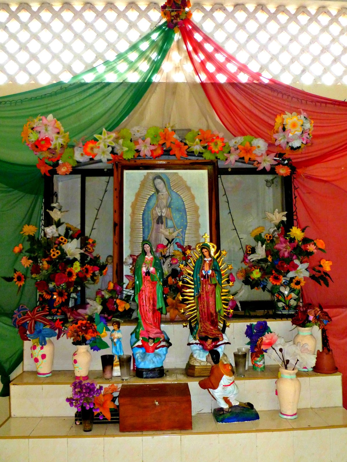 Life's a Beach!: More Mexican Altars