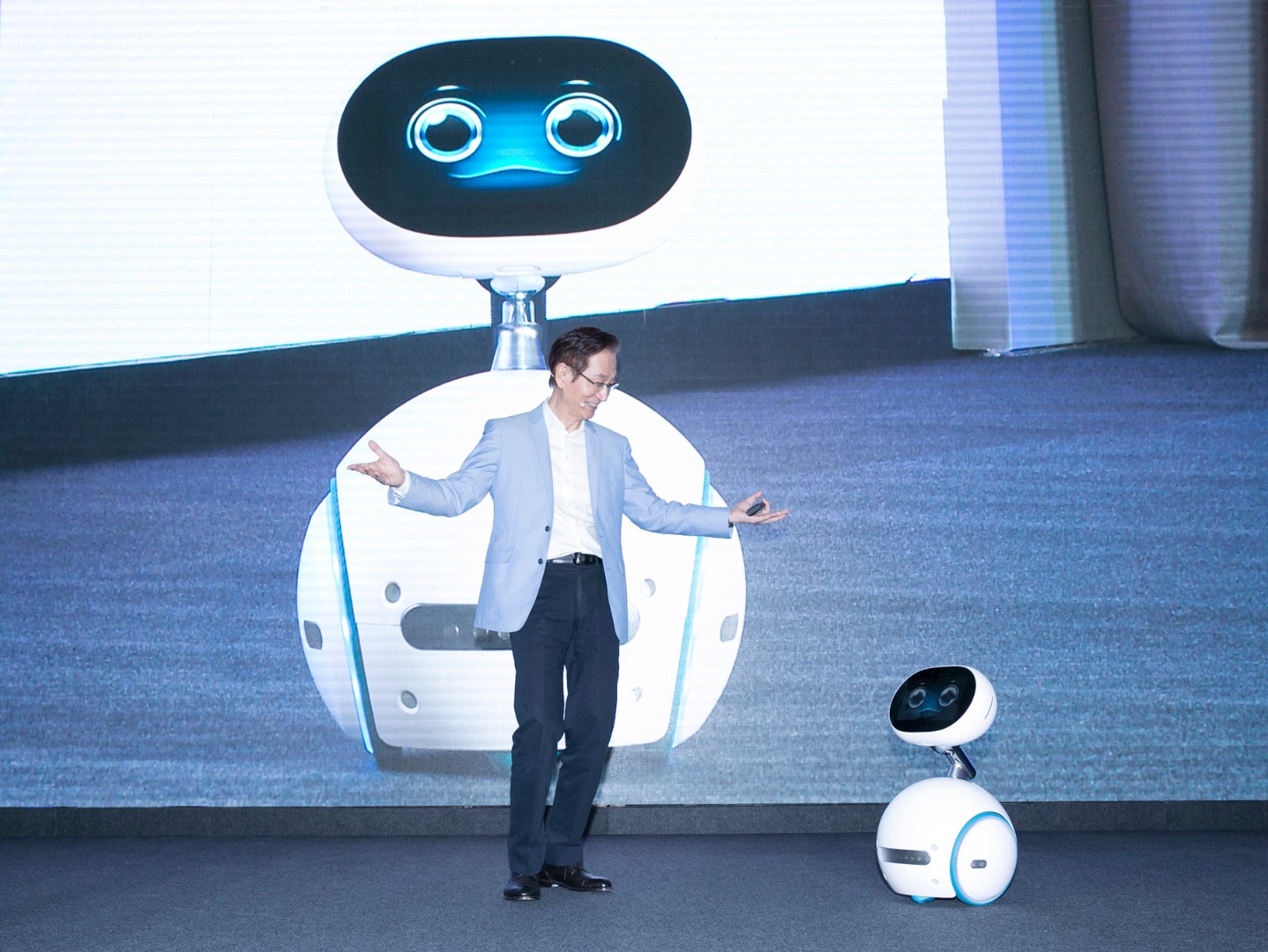 Asus Launches Its First-Ever Robot Zenbo - Spiceup Tech