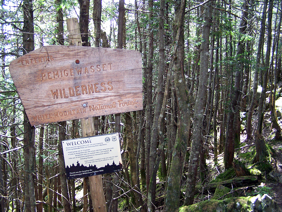 Hiking in the White Mountains: Deep in the Pemigewasset Wilderness to ...