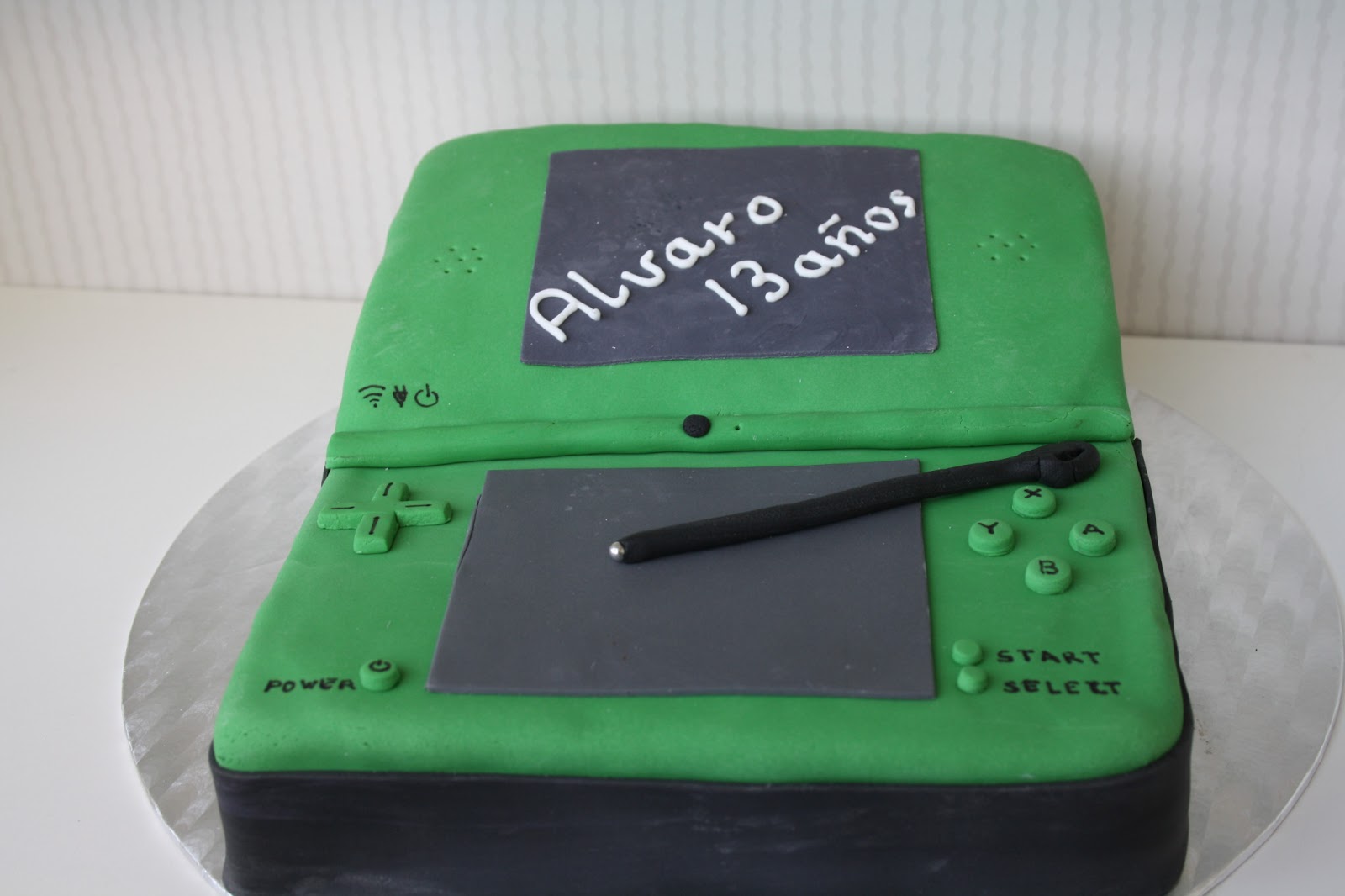 Belen cakes and cookies: Tarta fondant Nintendo DS