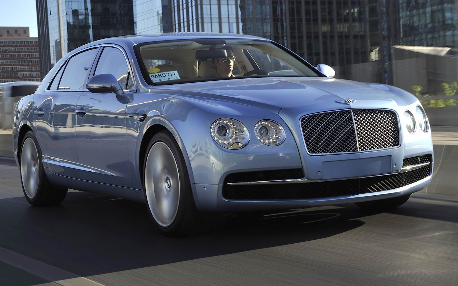 Bentley Continental GT e Flying Spur 2016: vídeo e fotos