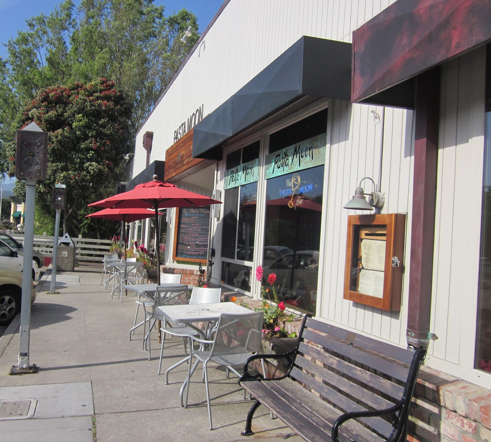 Eating and Loving in San Francisco: Pasta Moon (Half Moon Bay)