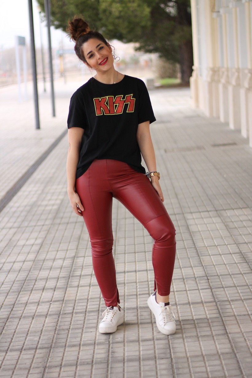 THE DREAM IS PARIS: Red lader pants