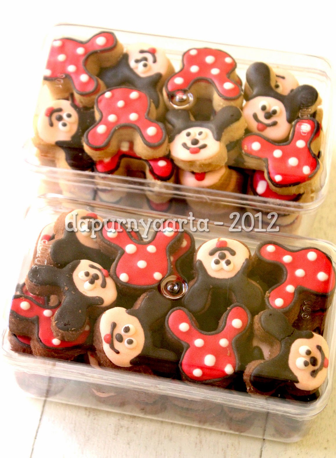 Dapurnya Arta: Cookies Aneka Bentuk dalam Toples kemasan 350gr