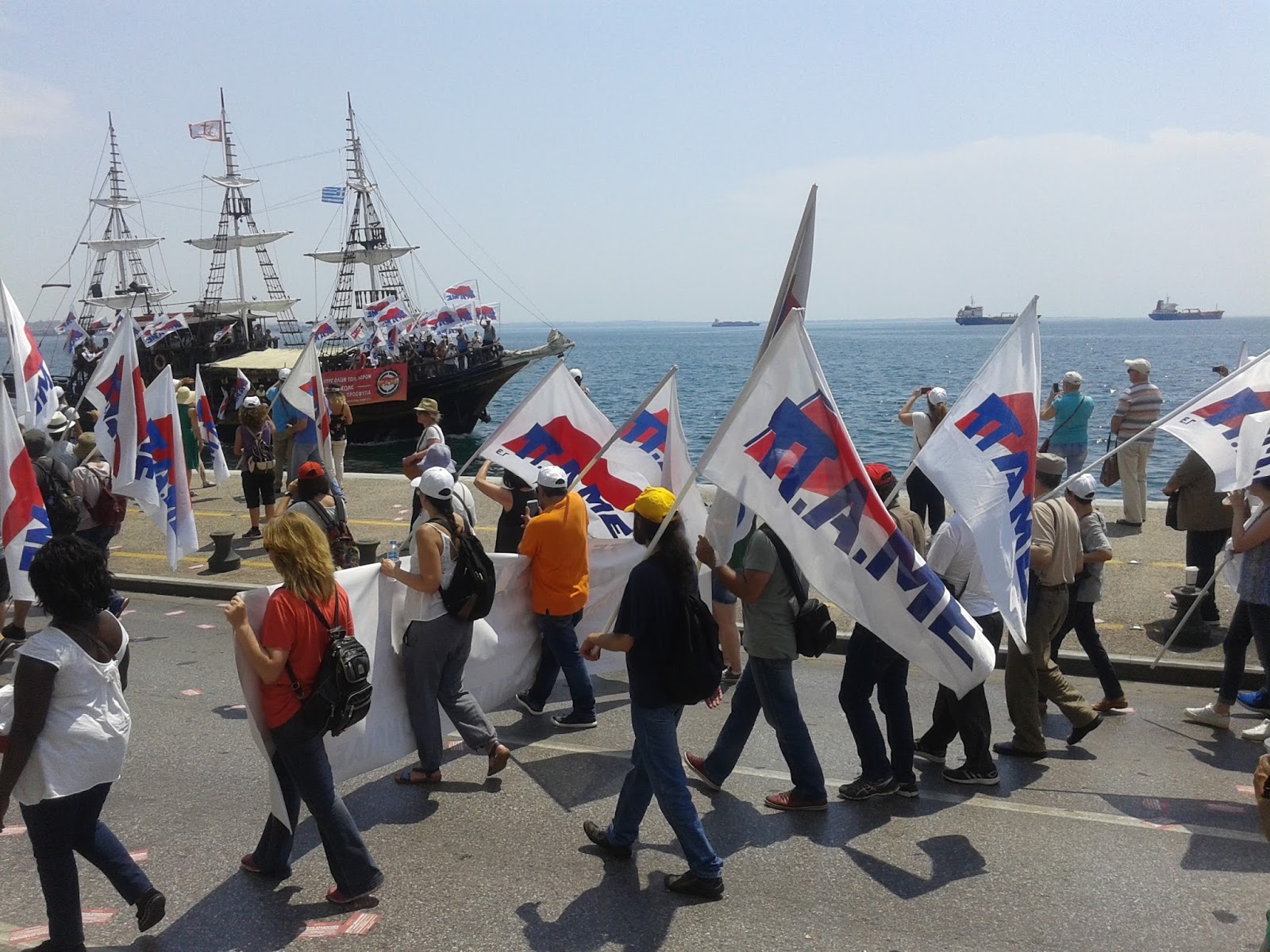 ΛΑΪΚΗ ΣΥΣΠΕΙΡΩΣΗ ΦΛΩΡΙΝΑΣ: Με πρωτοφανή συμμετοχή το αντιιμπεριαλιστικό ...