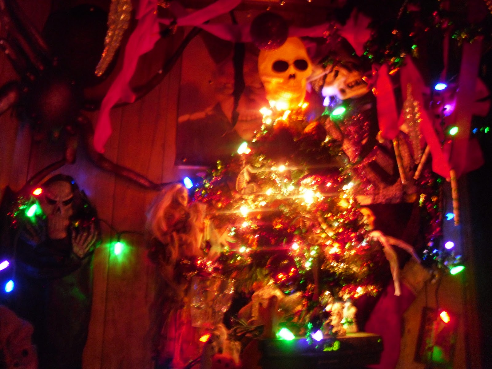 Dr. Theda's Crypt: Christmas Lights