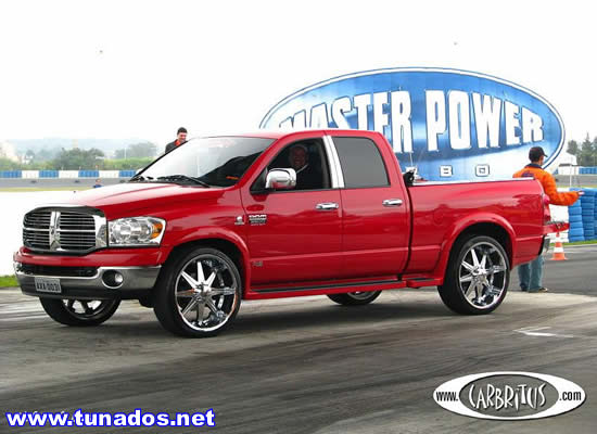 Dodge Ram equipada com rodas aro 26 cromadas | Brasil DUB