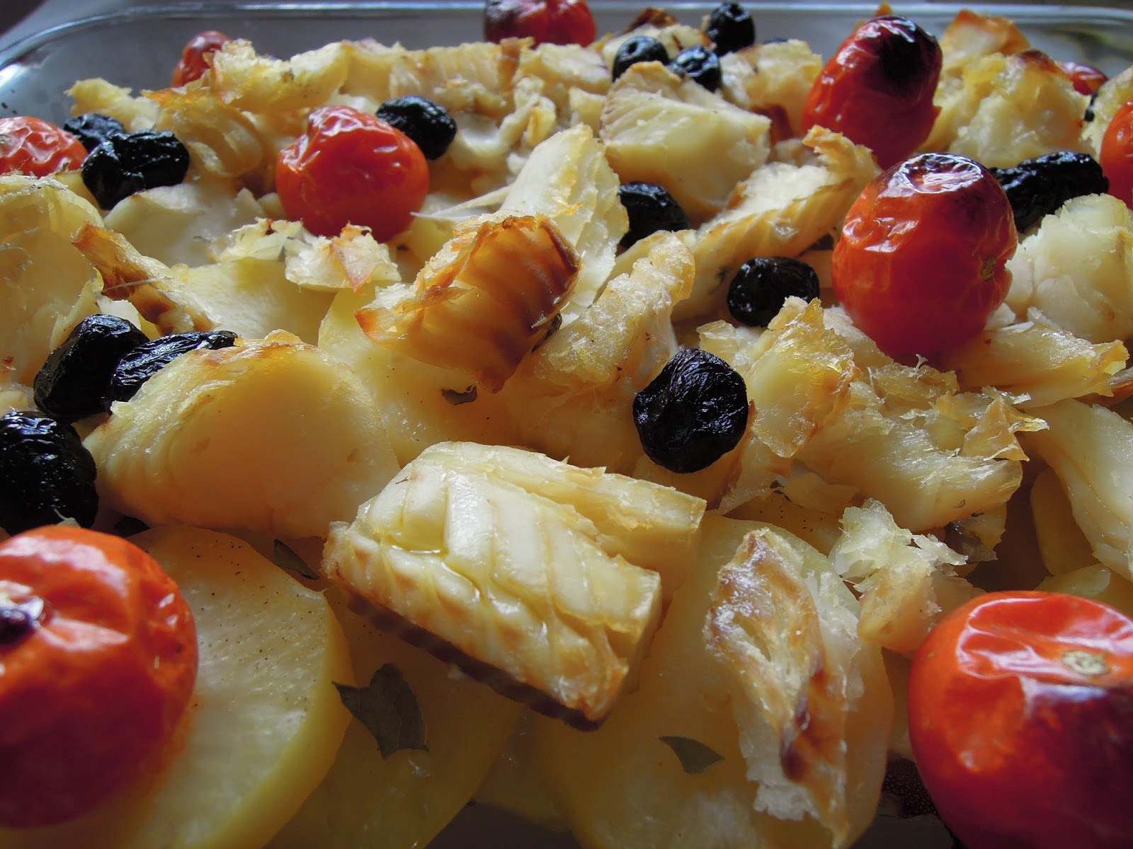 L'Escapade Gourmande ...: Morue au four aux olives et aux tomates cerises