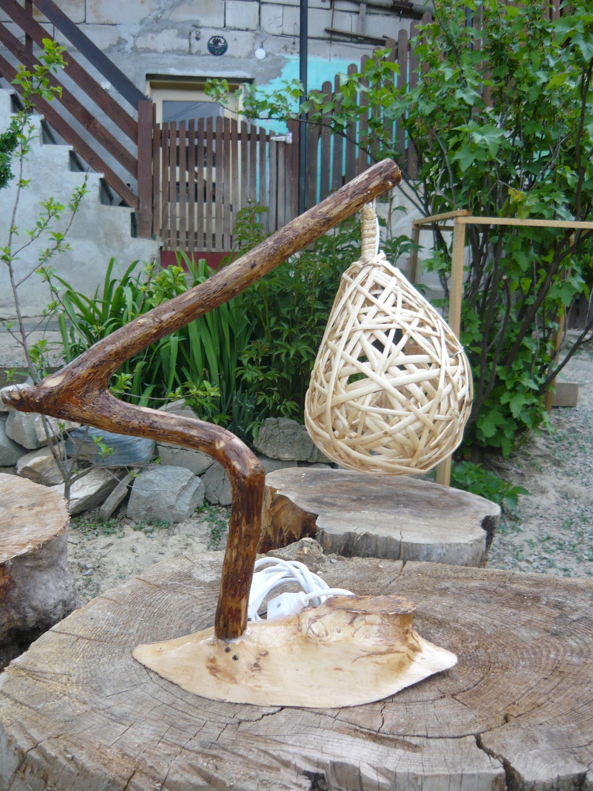 Veioza rustica | Ciudatenii Rustice - Poze mobilier rustic de interior ...