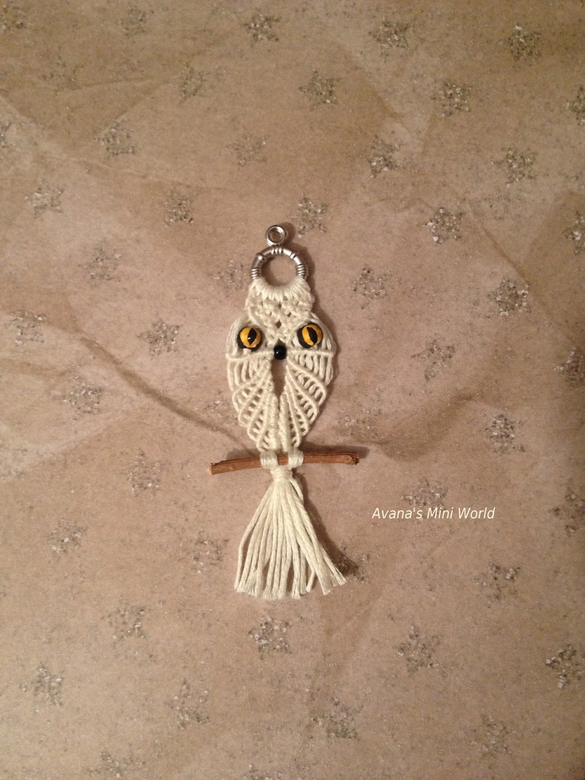 Avana's Mini World: Hedwig, the little macramé owl