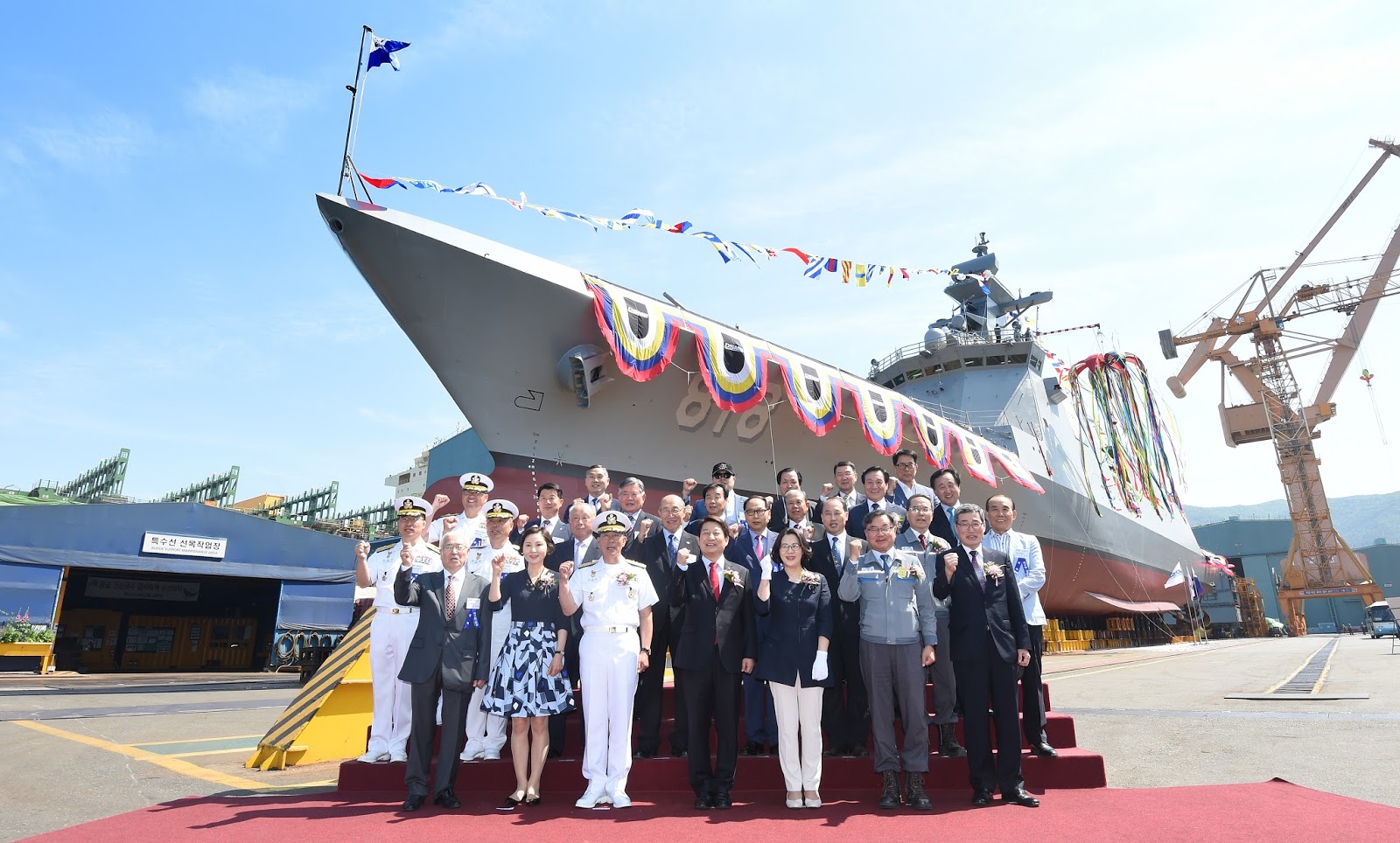 THAIDEFENSE-NEWS: DSME launches the lead ship of Daegu class FFX-II frigate