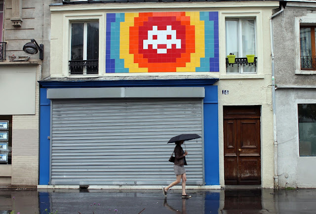 “PA_1174”, a giant invasion by Invader in Paris, France – StreetArtNews