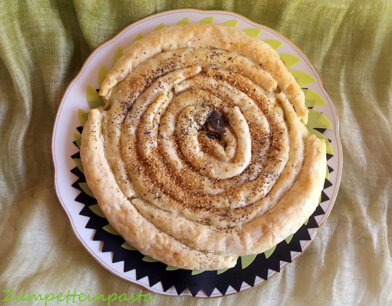 GIRELLA DI SFOGLIA RIPIENA | ZAMPETTE IN PASTA