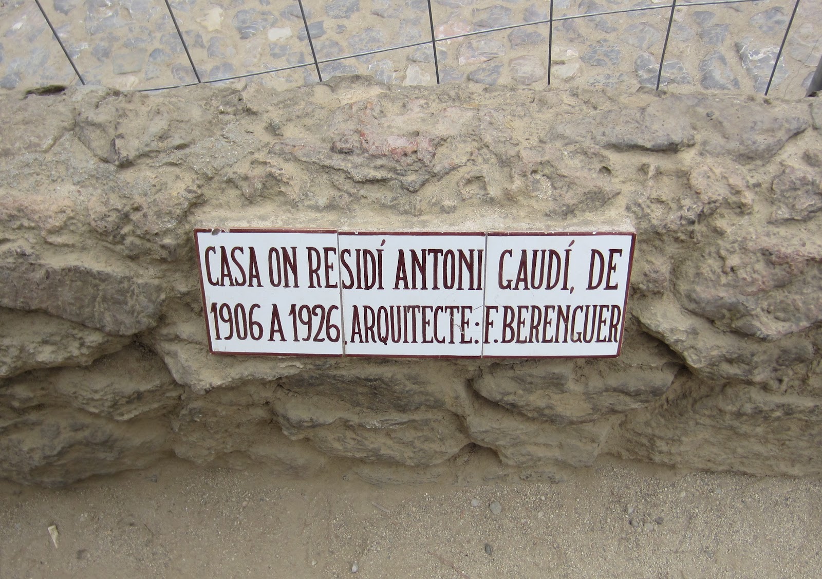 wacky tacky: Say Howdy to Gaudi!