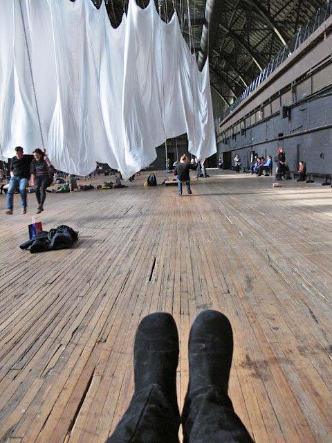 Jennifer Coyne Qudeen: Ann Hamilton's The Event of a Thread