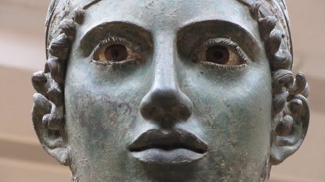 ΗΝΙΟΧΟΣ: ΕΝΑ «ΖΩΝΤΑΝΟ» ΑΓΑΛΜΑ - ΠΕΡΙΕΡΓΑ - STRANGE