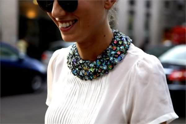 MY FASHION TRICKS: Street style: Beautiful collars!!