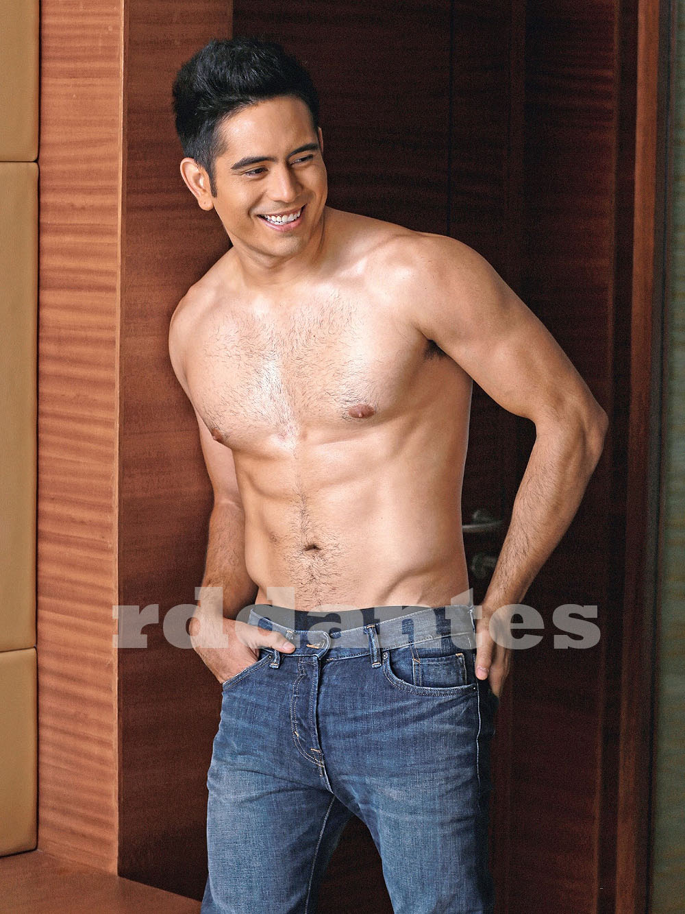 Gerald Anderson Abs JC Set To Shine In ABS CBN's Upcoming Drama