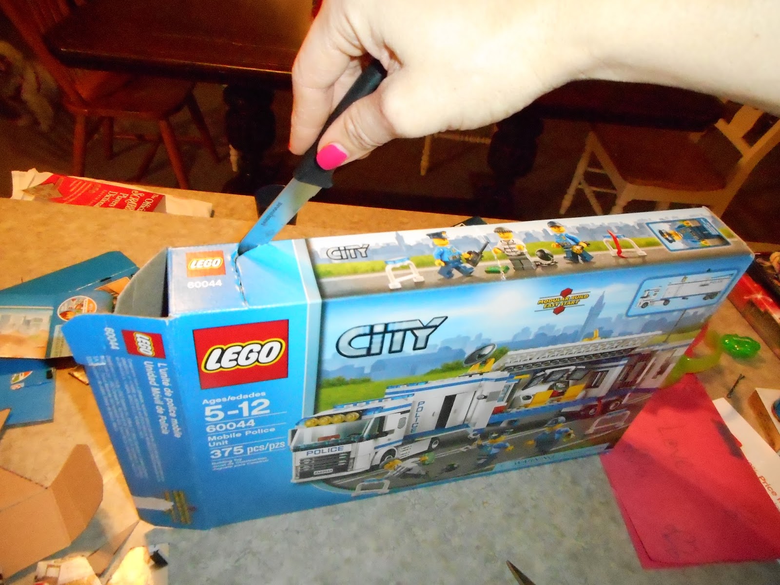 ~Beach Broughs~: Lego Valentine Box (literally)