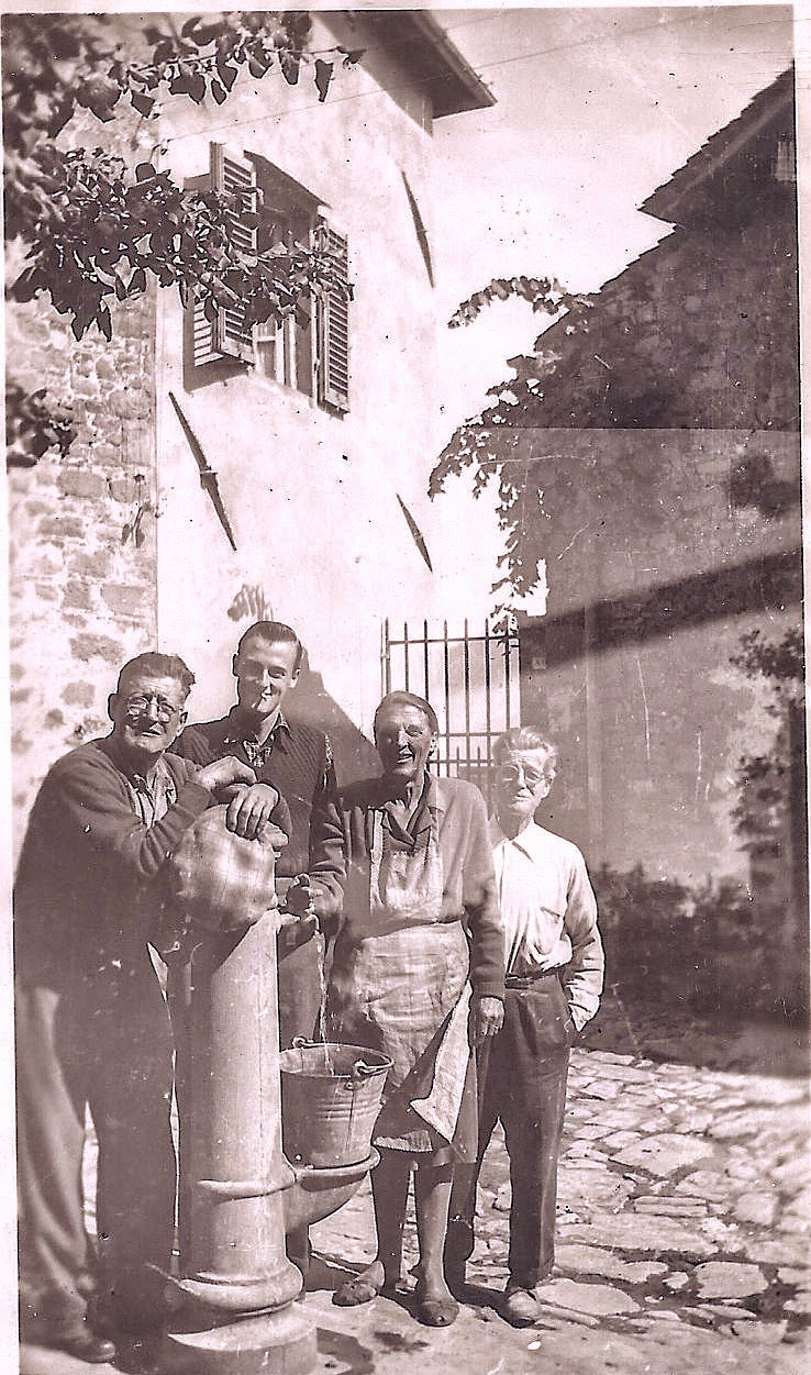 Ricordi: LE DUE FONTANE PUBBLICHE IN PIEVE DI CONTRONE (Bagni di Lucca)