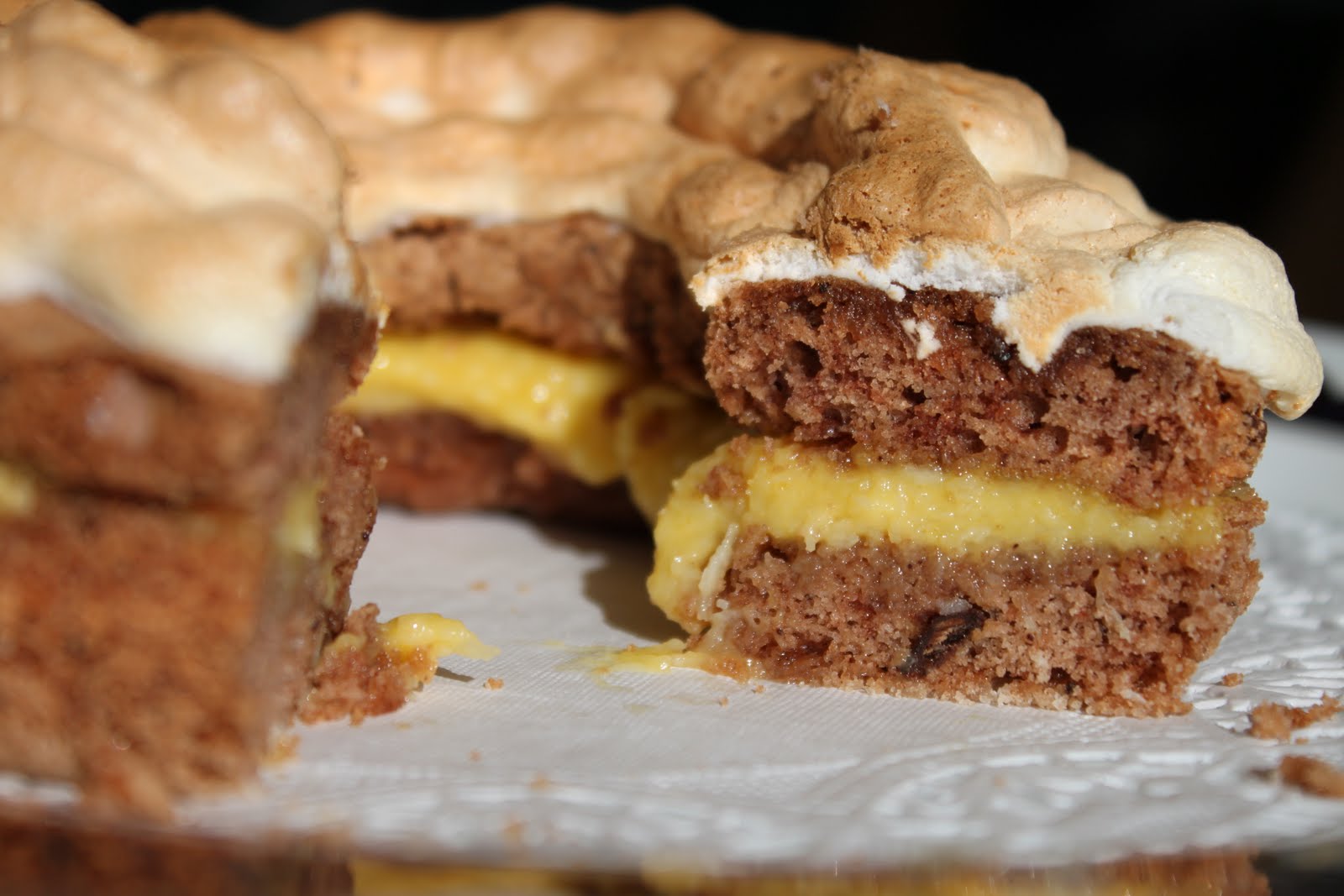KESITO: BIZCOCHO FEO DE CHOCOLATE CON CREMA DE MANGO-COCO