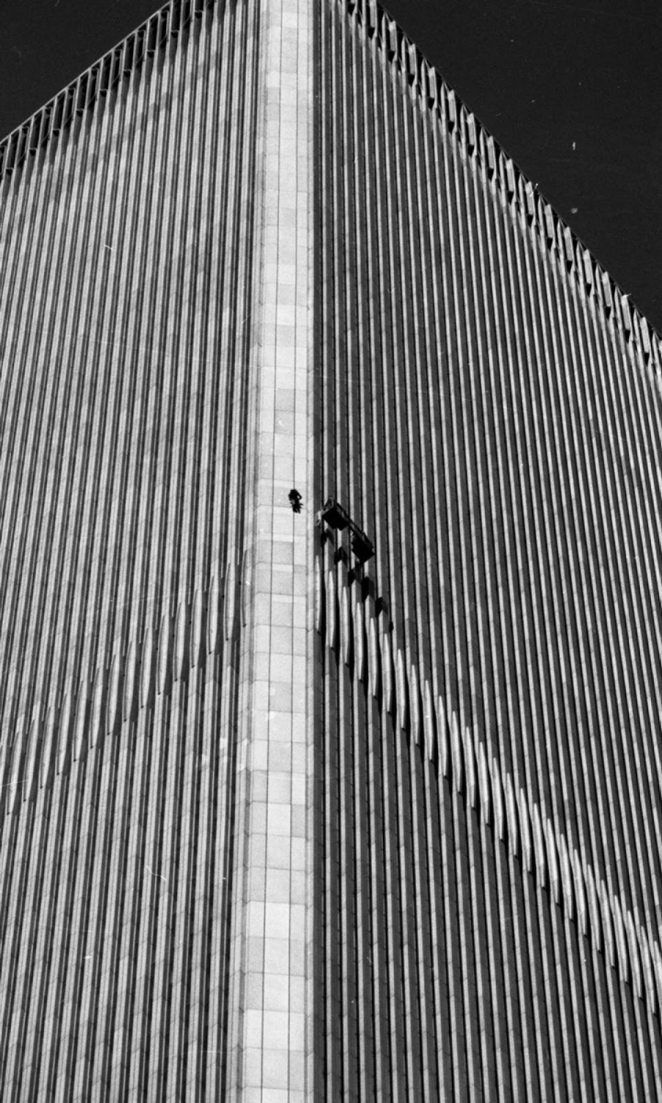 Vintage Photographs Captured ‘Human Fly’ George Willig Climbing the ...
