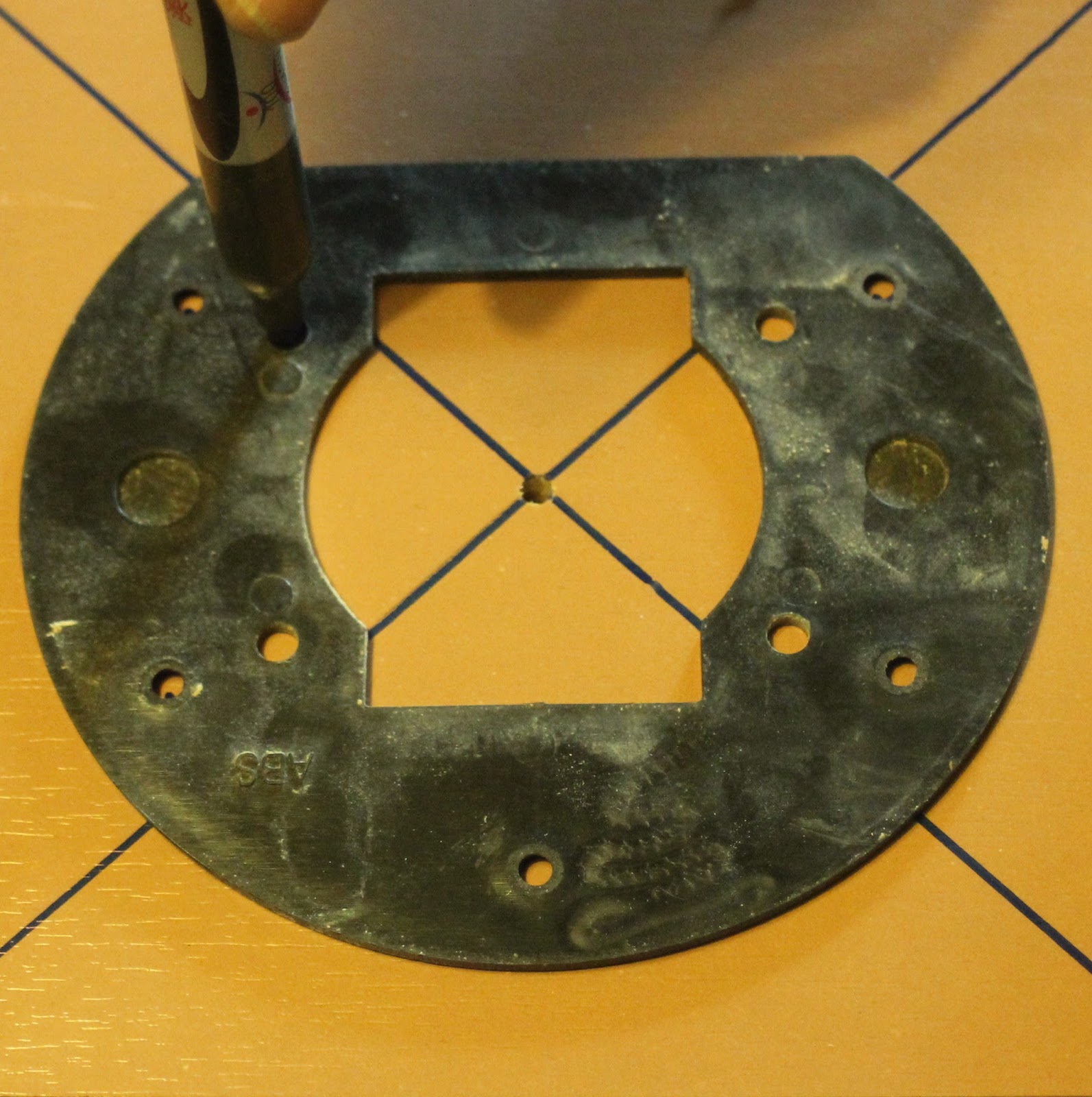 Home-made Router Table from Scrap