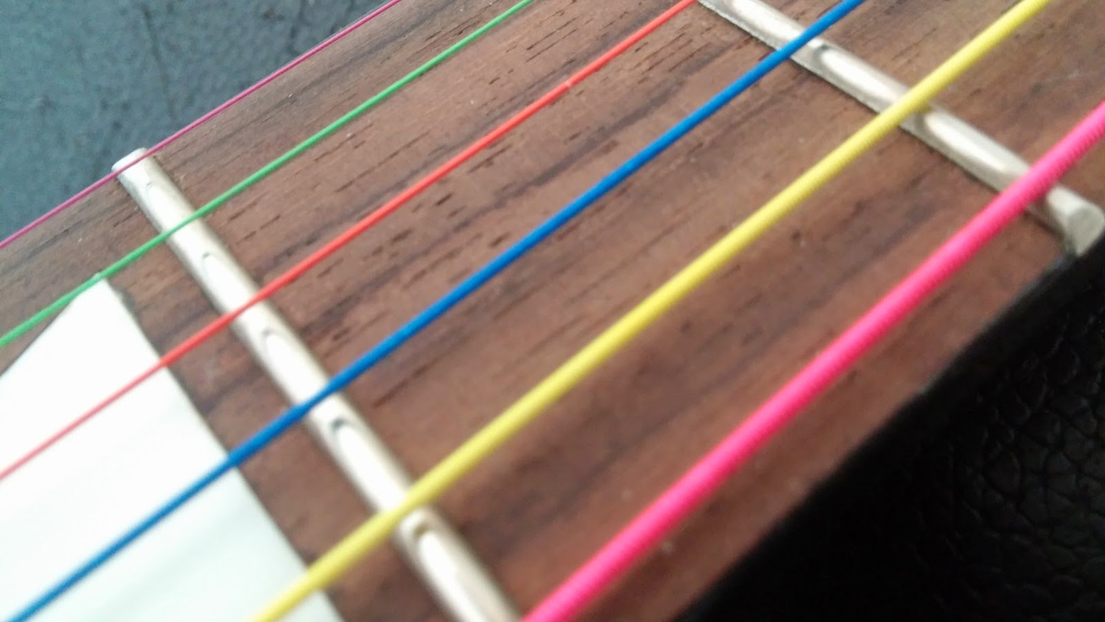 EnatorMods: Neon strings and Rocksmith!